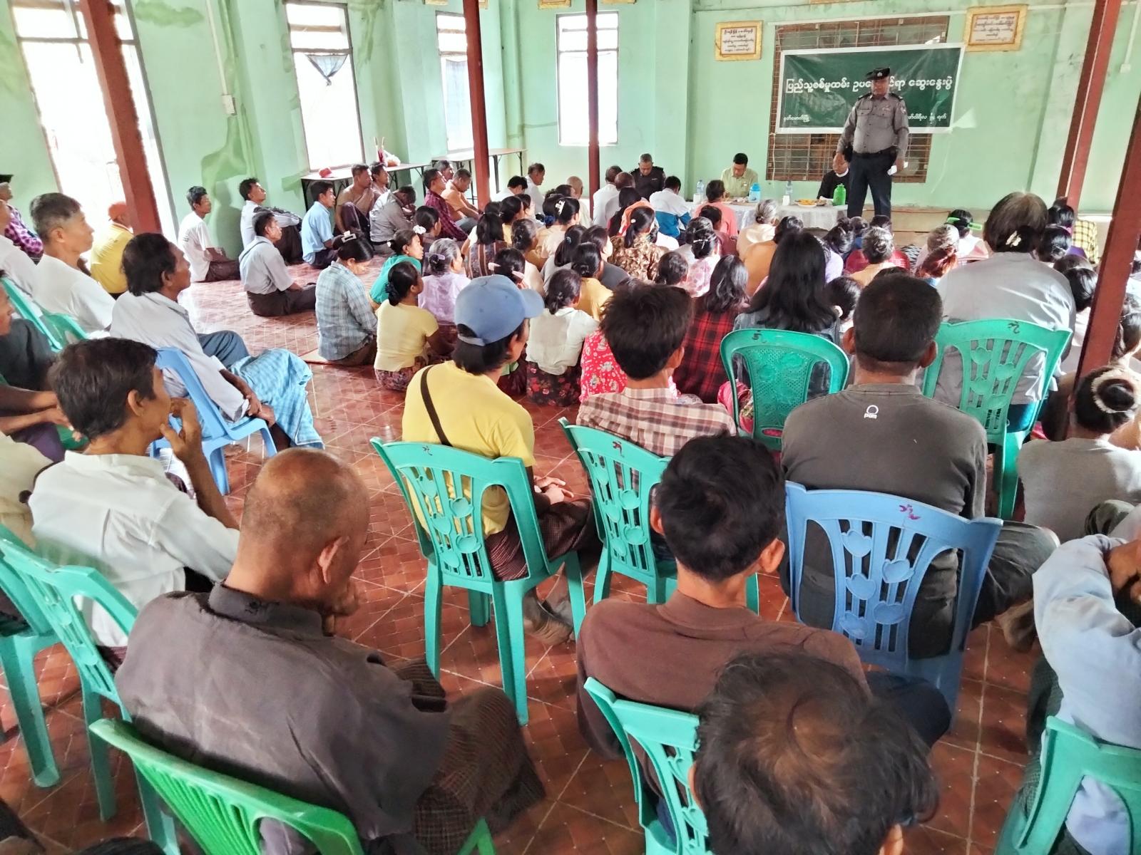 နတ်မောက်မြို့ တမာပင်ရပ်ကွက်၌ ပြည်သူ့စစ်မှုထမ်းဉပဒေဆိုင်ရာဆွေးနွေးပွဲ က